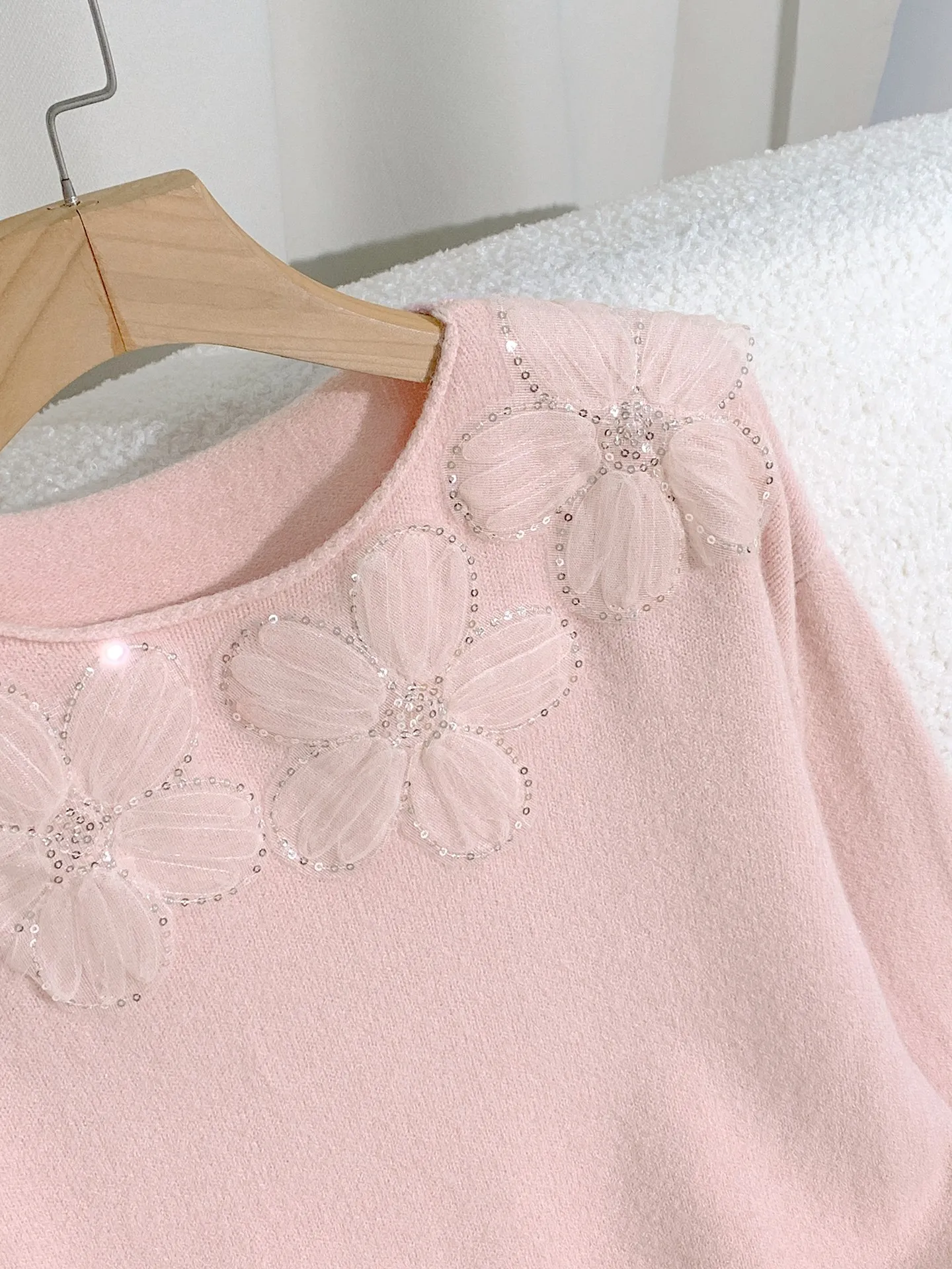 3D Embroidery Knit Pullover | Savana | Bestsellers