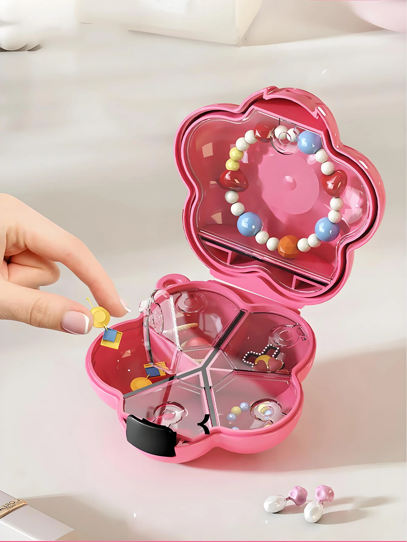 Flower-shaped Makeup Box | Savana | Bestsellers