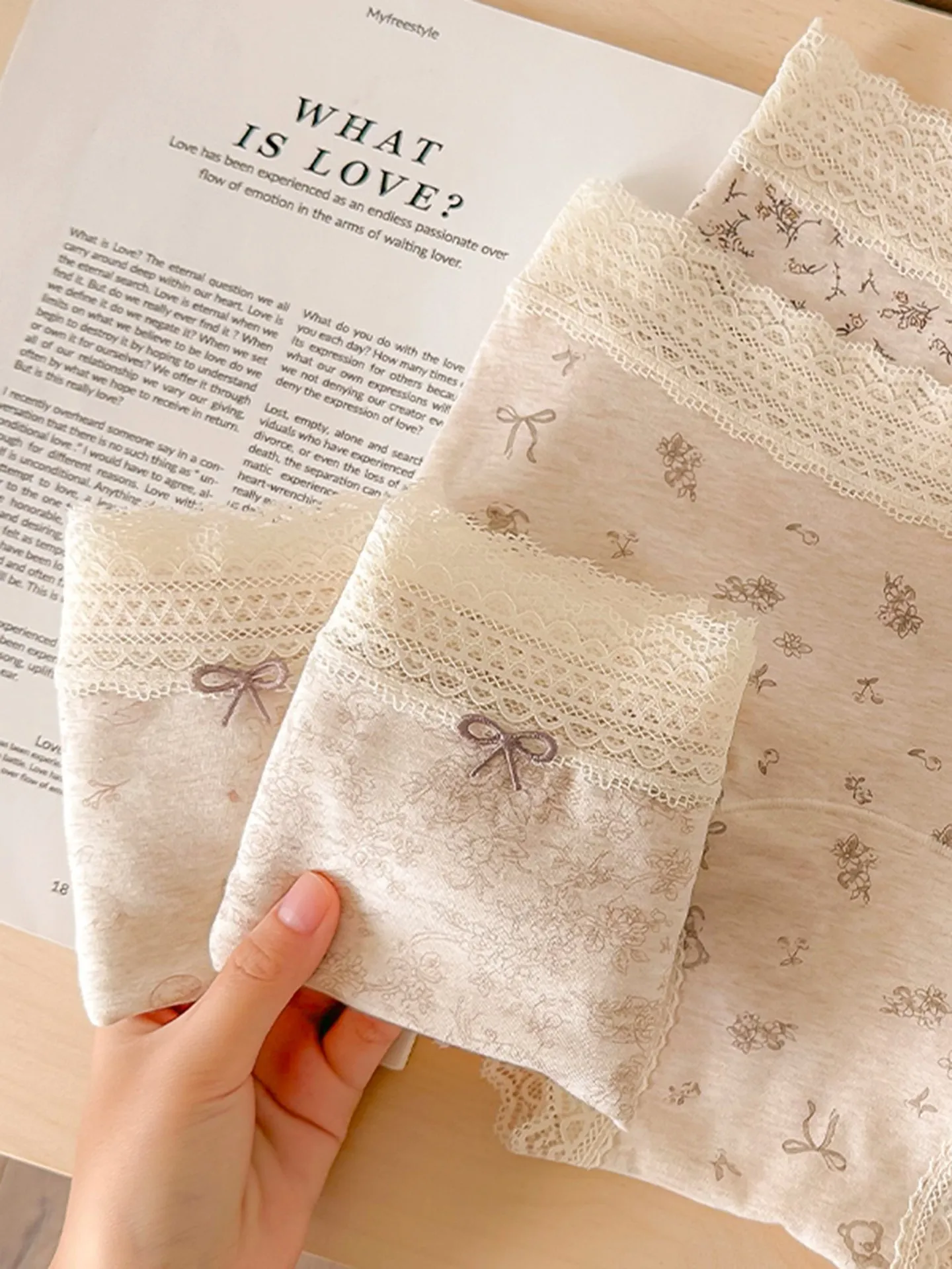 Lace-trimmed Shortie | Savana | Bestsellers