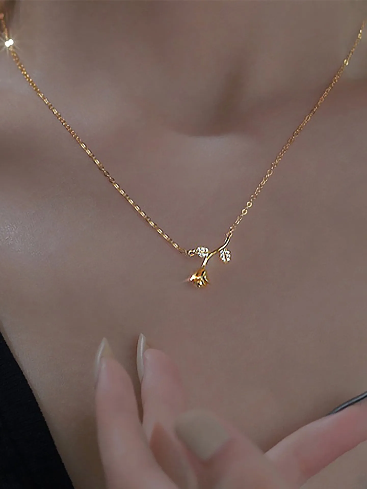 Flowers Artificial jewellery - Pendant Necklace | Savana | Bestsellers