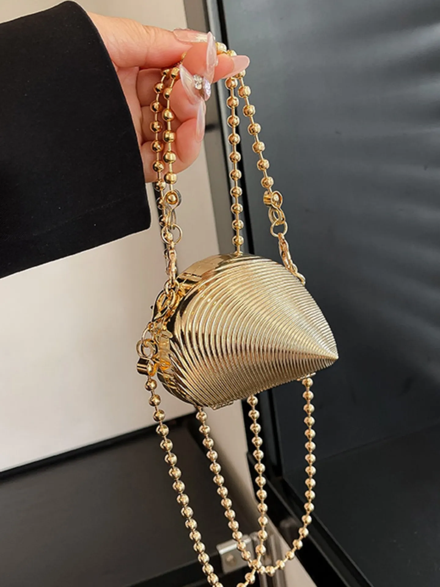 Shell Crossbody Bag | Savana | Bestsellers