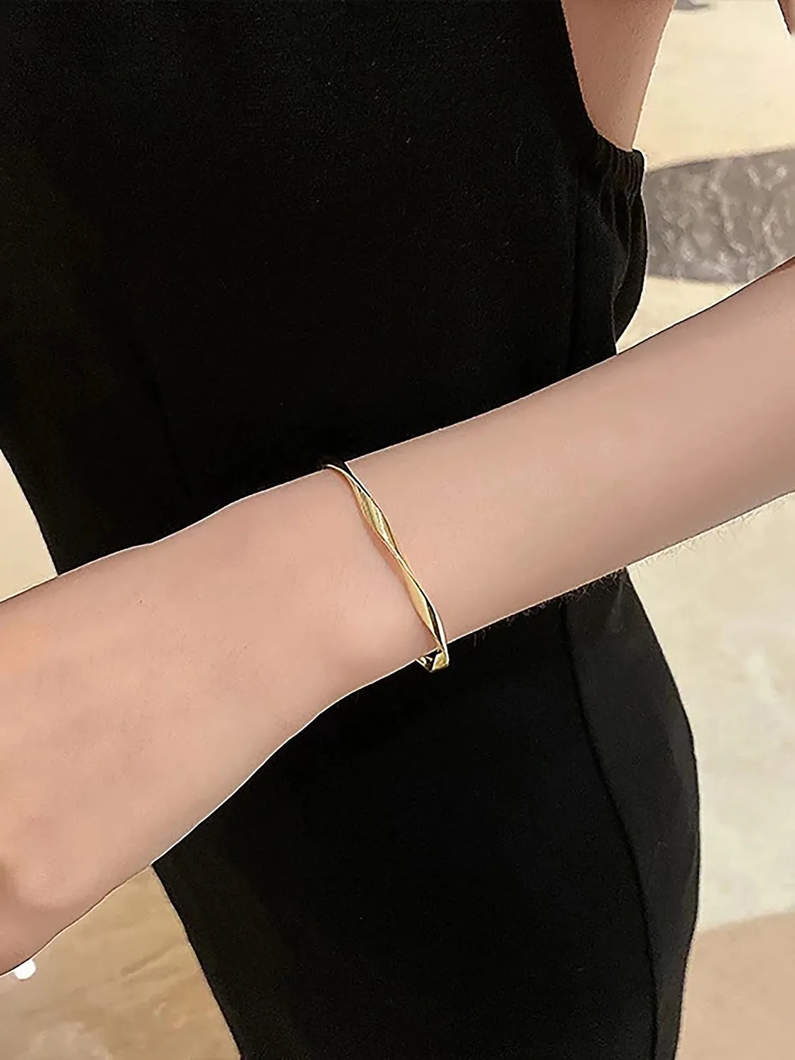 Geometric Bangle | Savana | Bestsellers