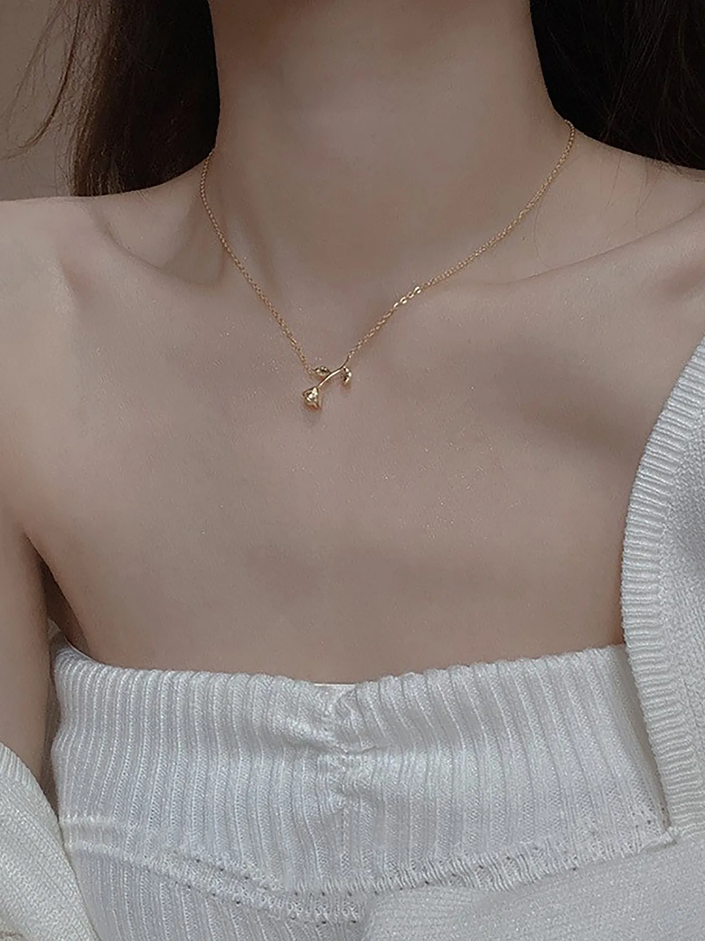 Flowers Artificial jewellery - Pendant Necklace | Savana | Bestsellers