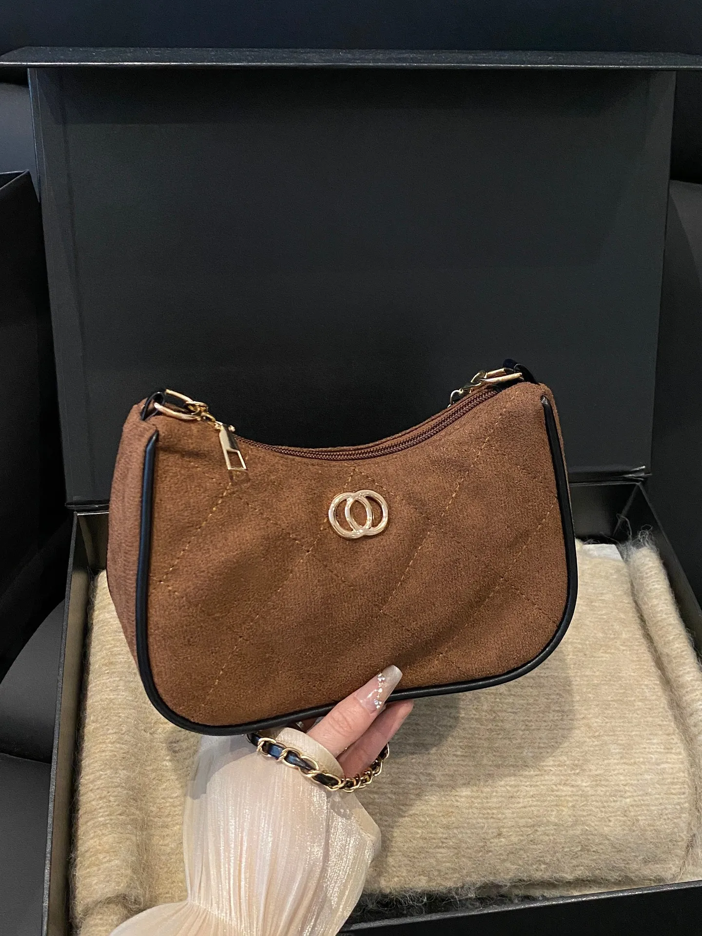 Metal Detail Shoulder Bag | Savana | Bestsellers