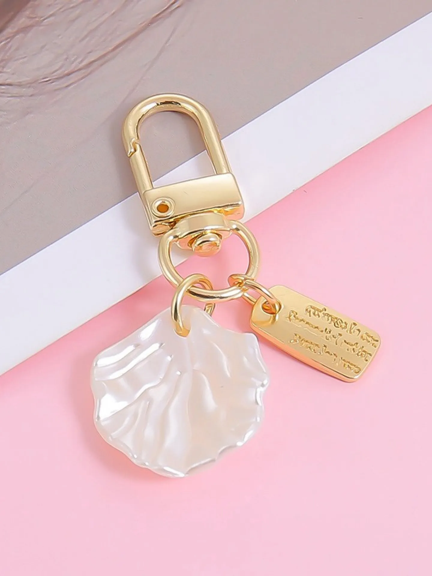 Shell Bag Charm | Savana | Bestsellers