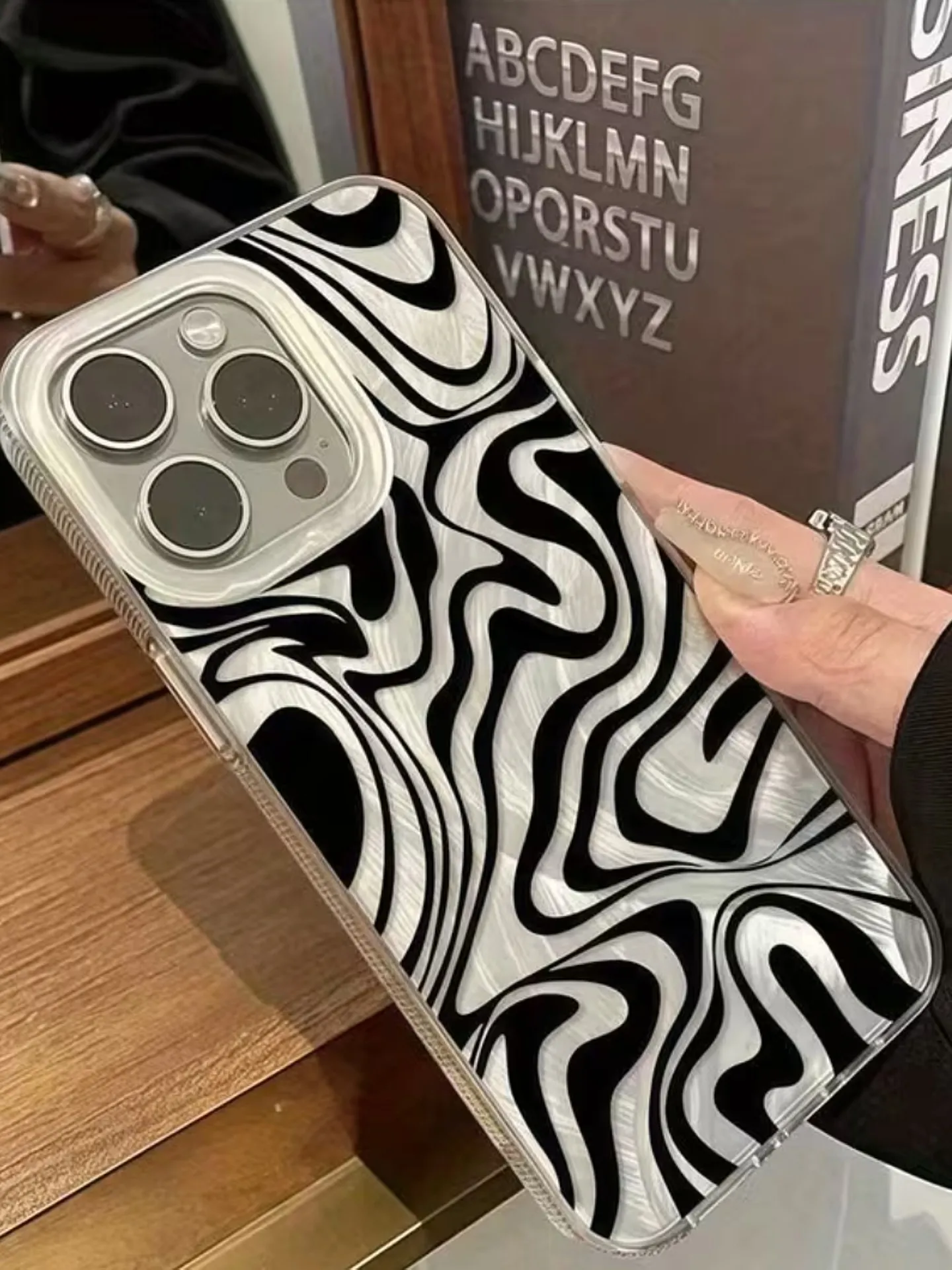 Geometric Phone Case | Savana | Bestsellers