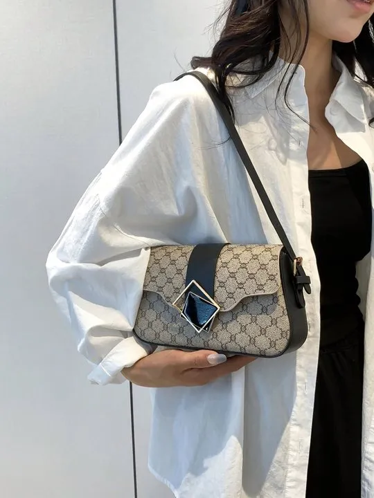 Small Structured Shoulder Bag | Savana | Bestsellers