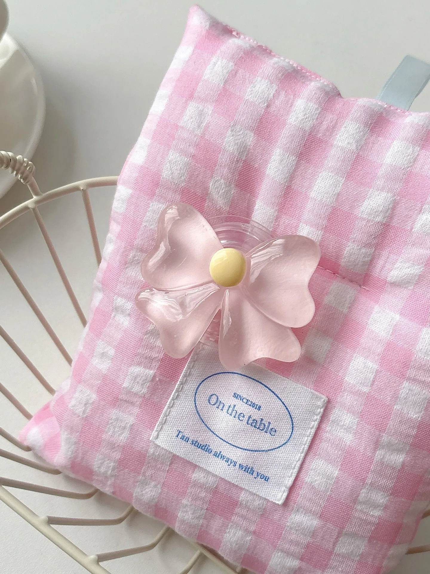 Bow Phone Holder | Savana | Bestsellers