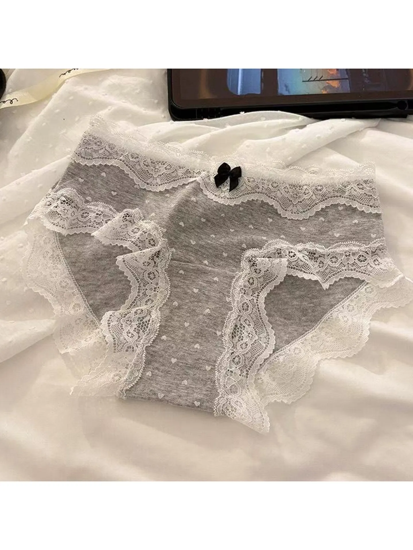 Lace-trimmed Briefs | Savana | Bestsellers
