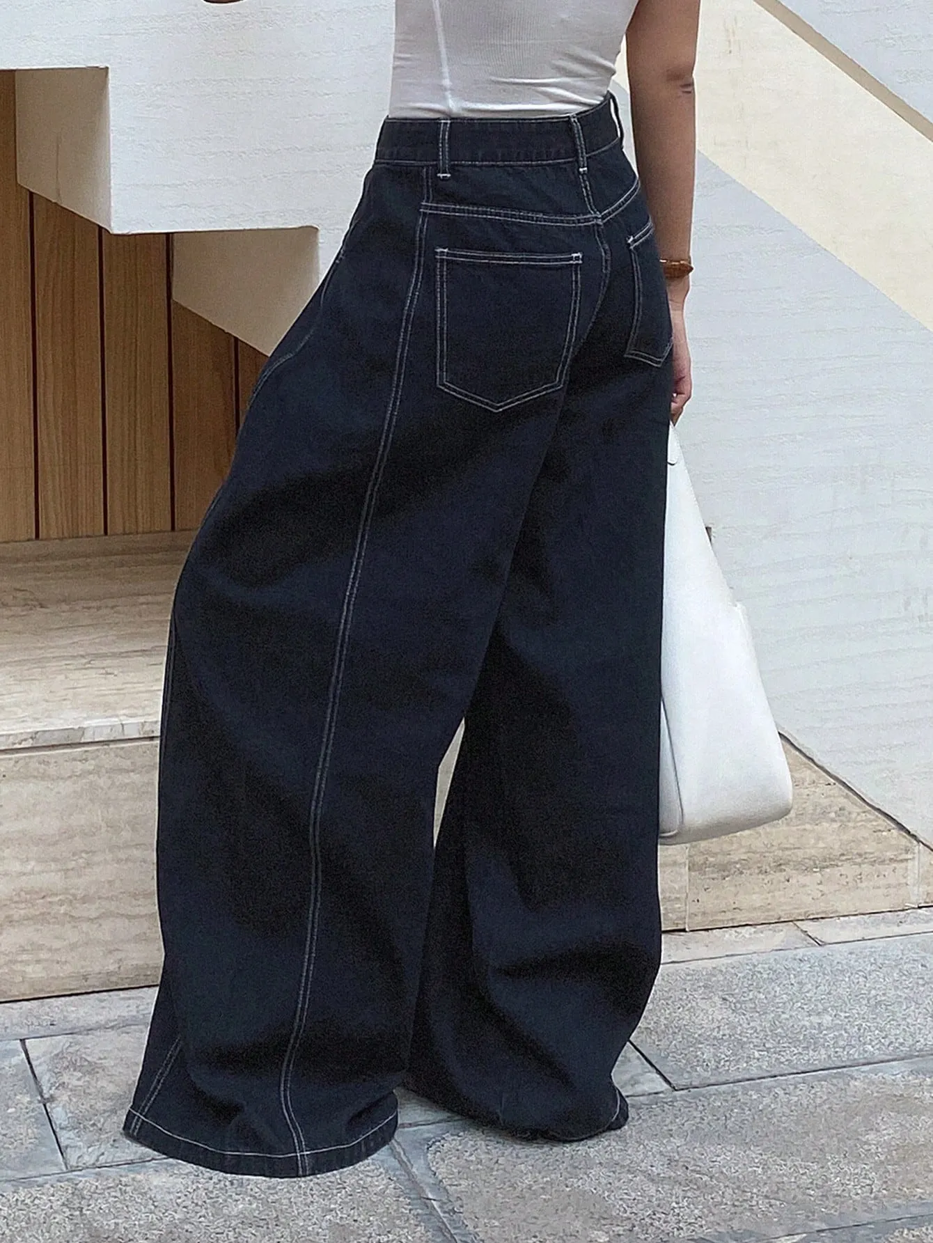 Contrast Stitching Wide Leg Jeans | Savana | Bestsellers