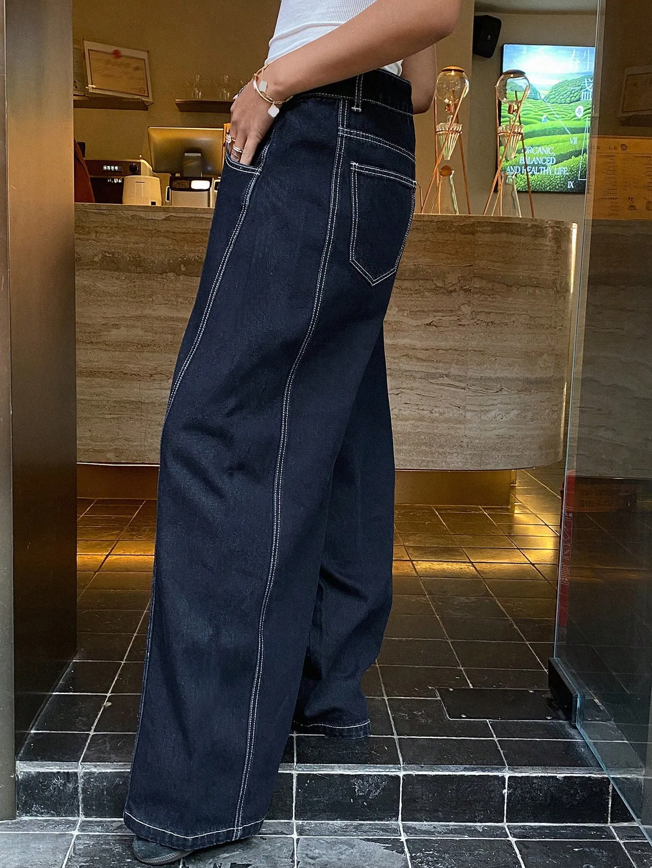 Contrast Stitching Wide Leg Jeans | Savana | Bestsellers