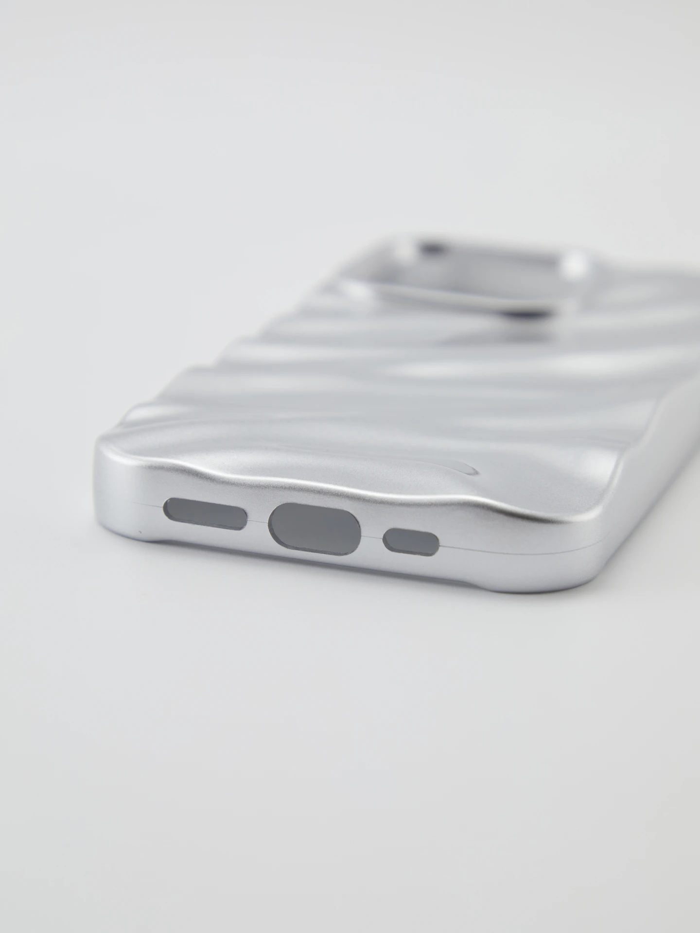 Solid Phone Case | Savana | Bestsellers