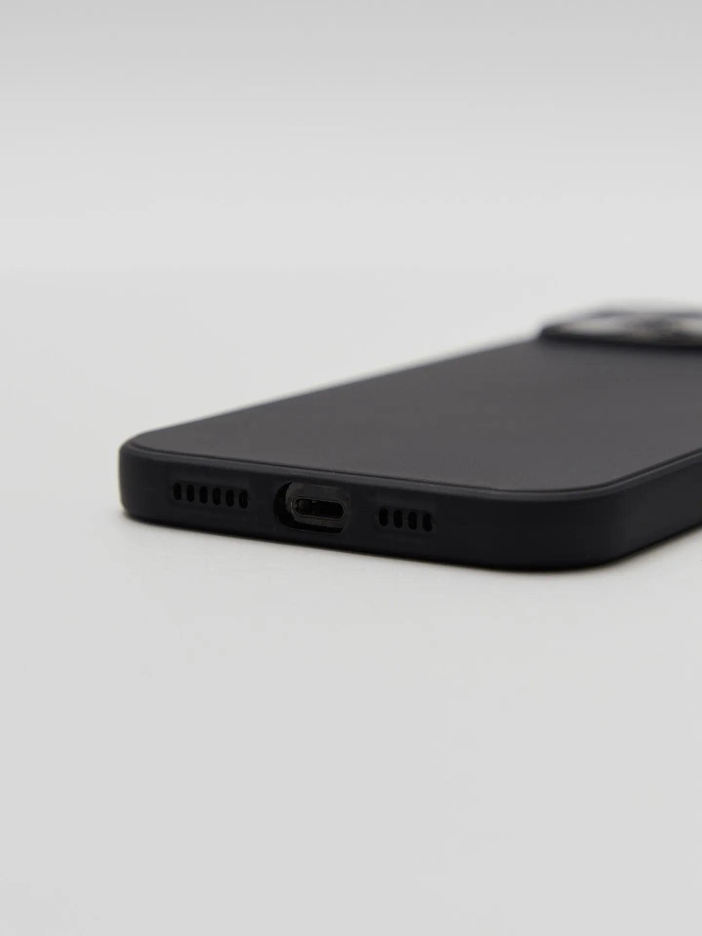 Solid Phone Case | Savana | Bestsellers