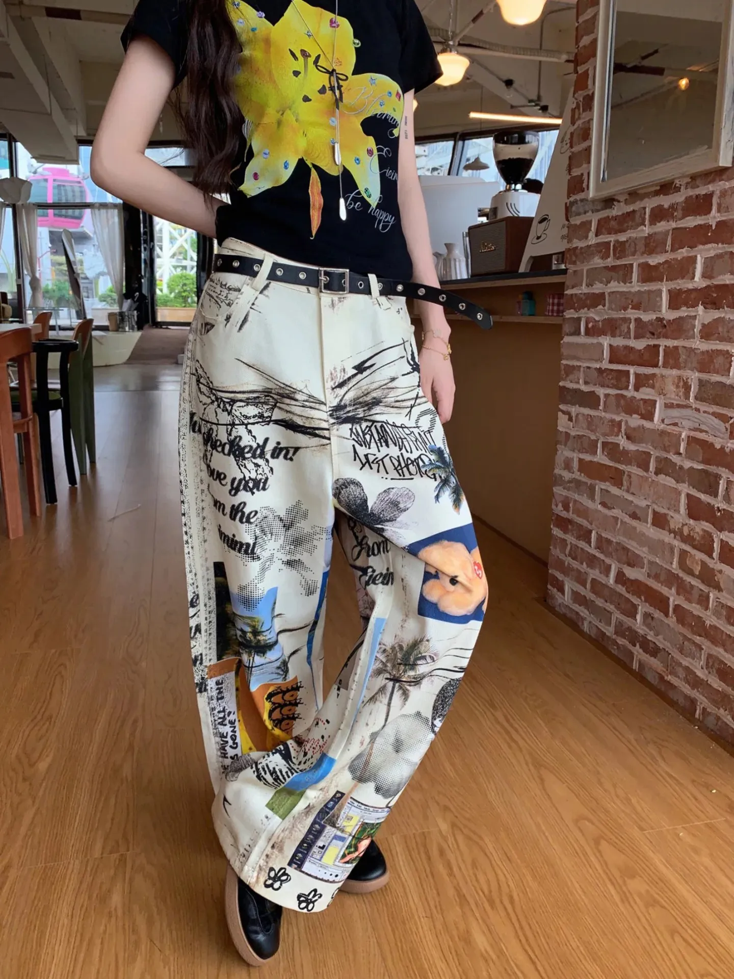 High Waist Contrast Stitching Straight Leg Jeans | Savana | Bestsellers