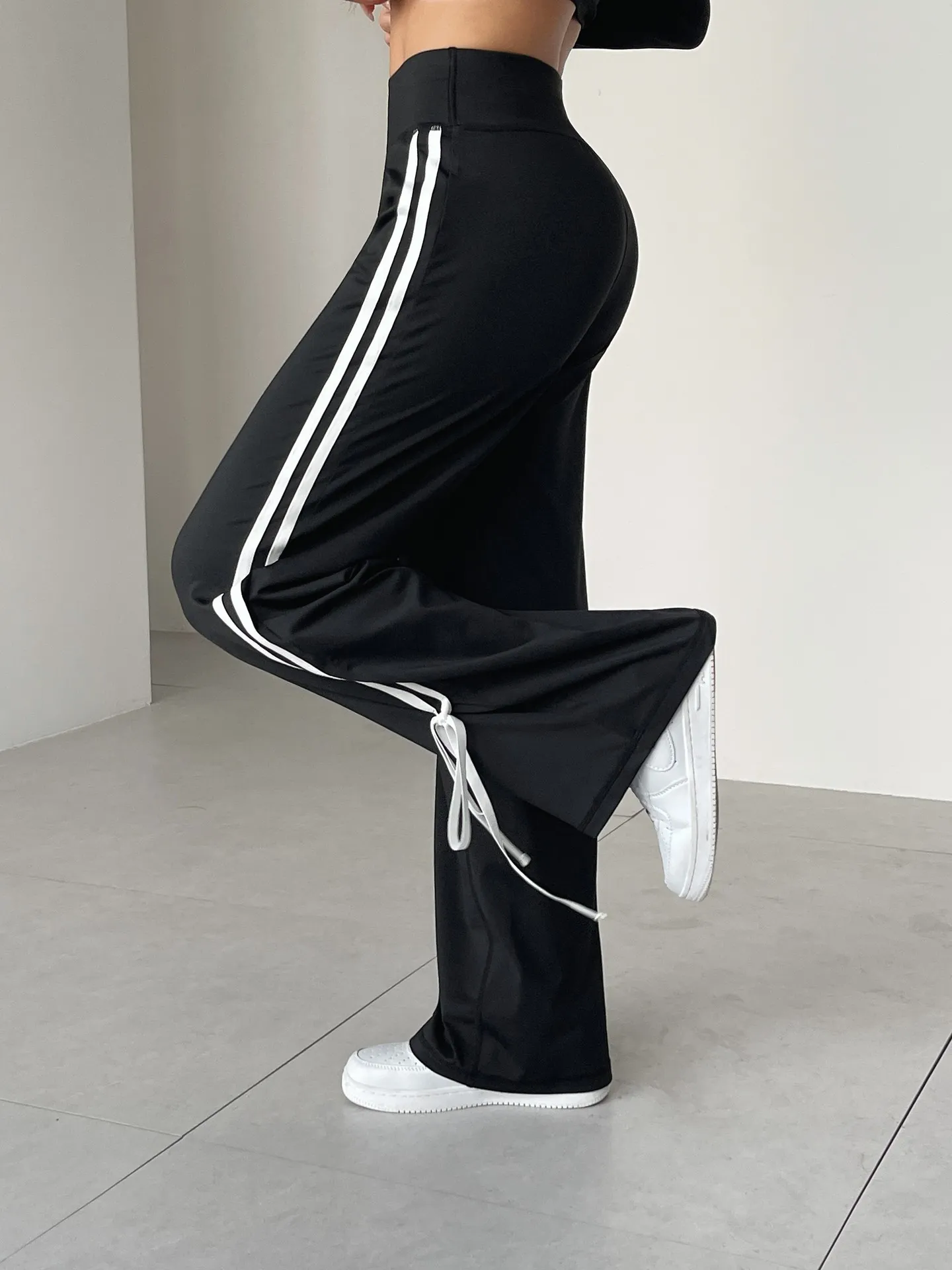 Bow Sports Pants | Savana | Bestsellers
