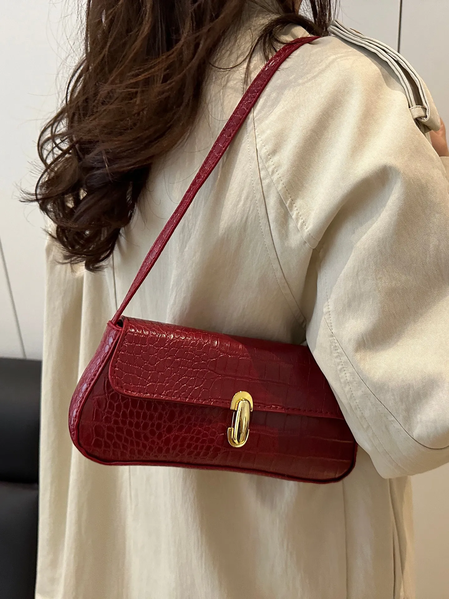 Metal Detail Shoulder Bag | Savana | Bestsellers