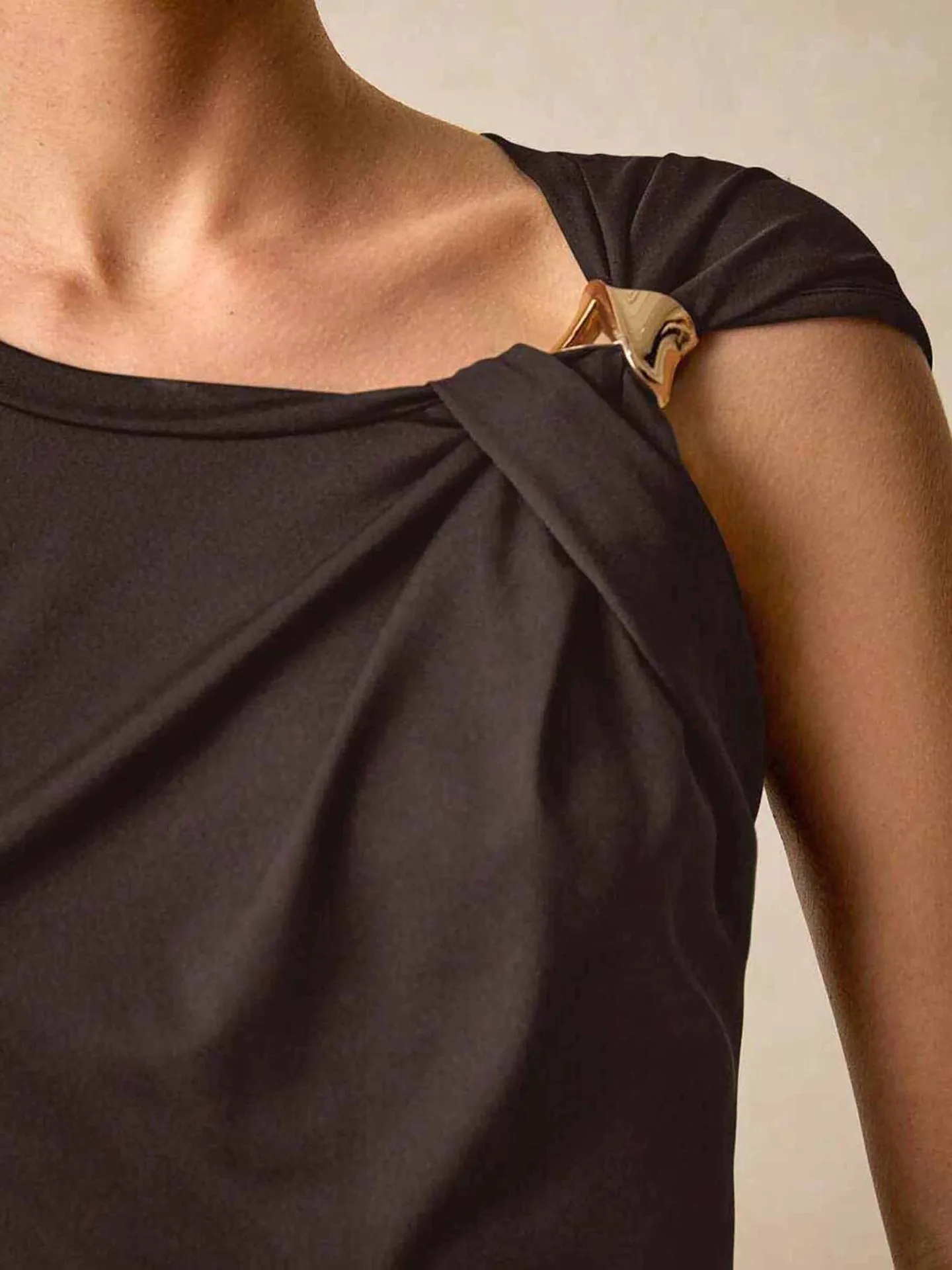 Gathered Top | Savana | Bestsellers