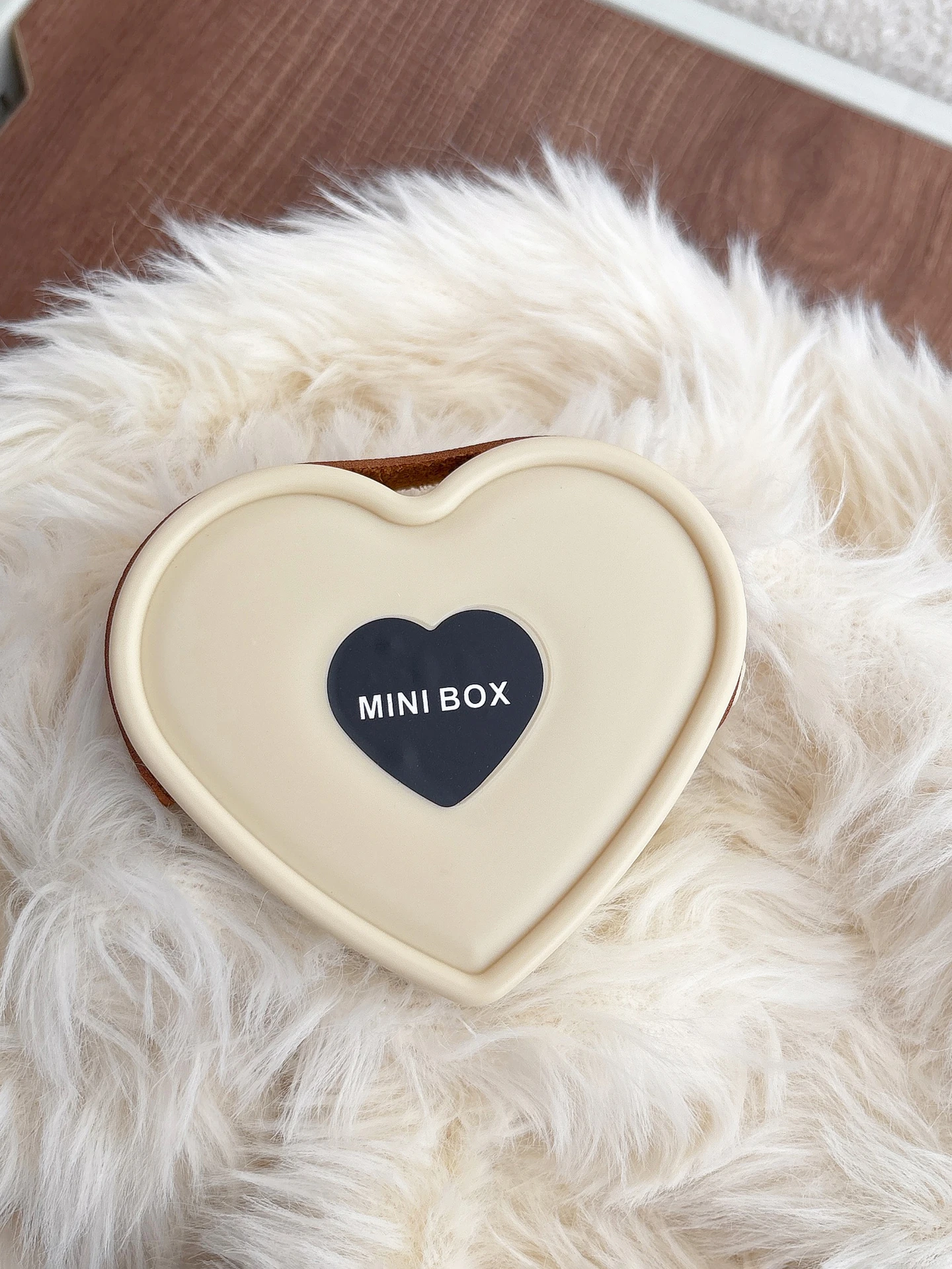 Heart Makeup Box With Mirror | Savana | Bestsellers